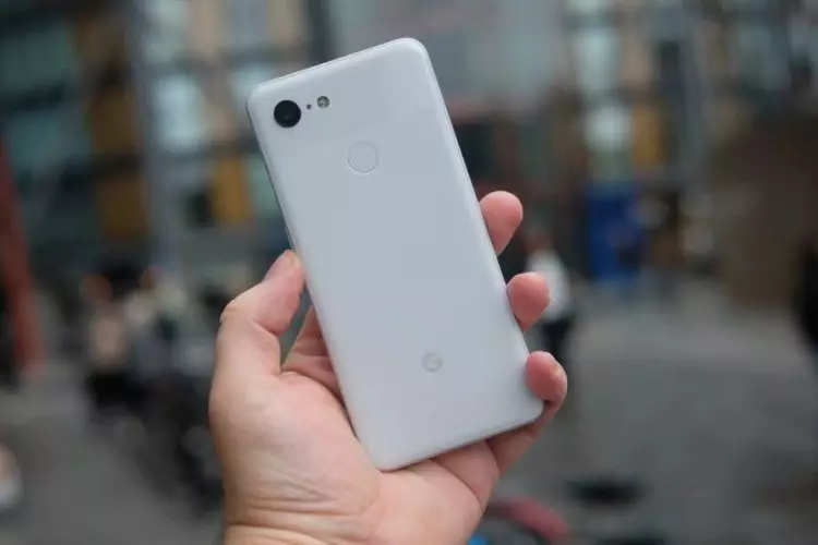 Qollo xirfad leh oo ka soo horjeedda pixel 3: Telefoonkan casriga ah ayaa u qalma lacagta 5778_1