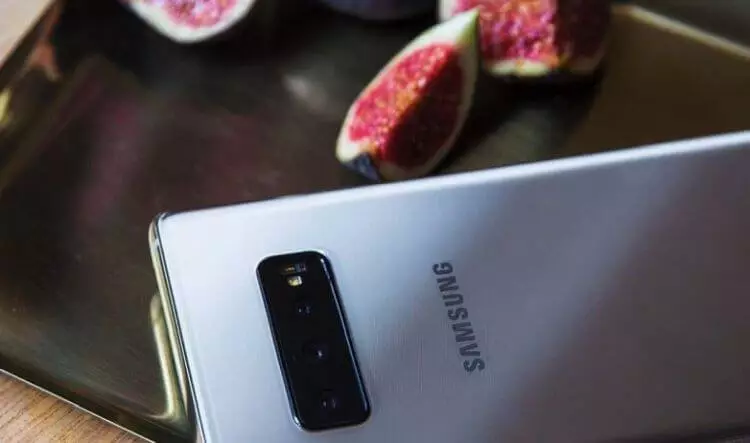 Samsung Galaxy S10 ໄດ້ປະກົດຕົວໃນຮູບໃຫມ່ 5836_1