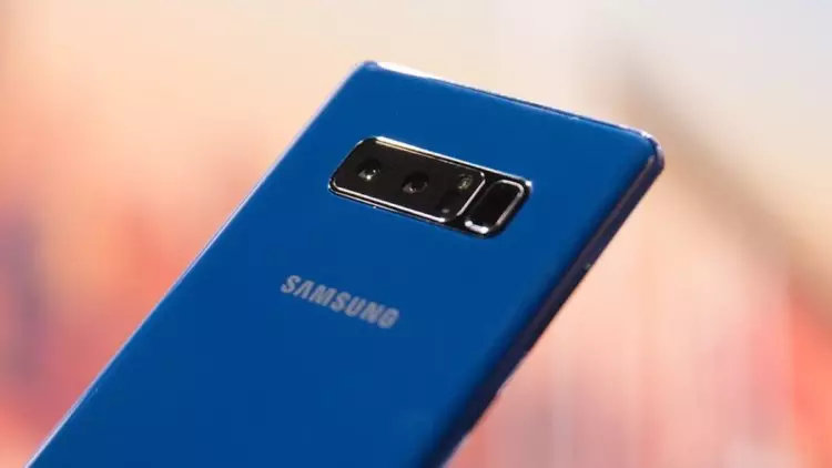 Samsung Galaxy S10 +? Cov lus teb hauv hom yeeb yaj kiab 6147_1