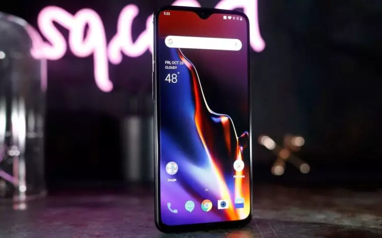 OnePlus CEO te di lè chaje san fil parèt nan smartphones yo 6633_1