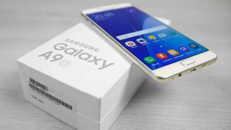 I-Samsung ukukhutshwa kwe-Oreo kwiinyanga ezimbini ngaphambi kwexesha lethembiso. Yeyiphi imodeli enethamsanqa? 6724_1