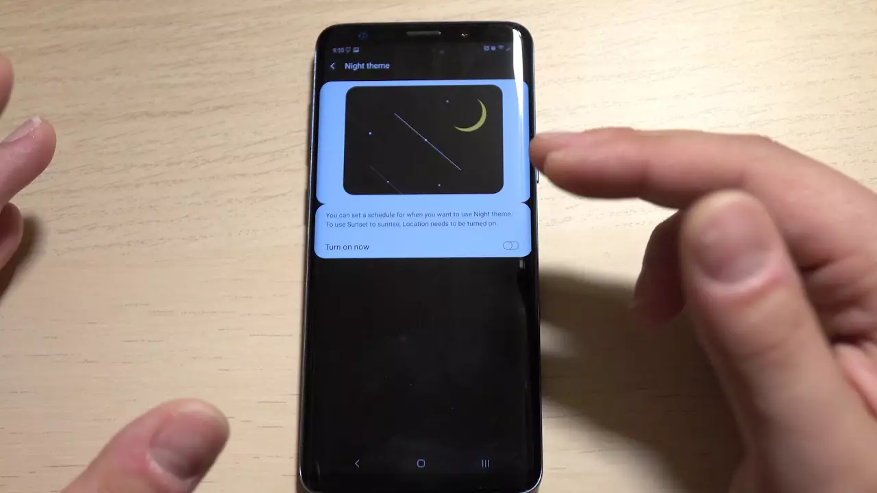 # Видео: Што изгледа темна тема на Андроид 9 пита за Galaxy S9 и S9 + 6936_2