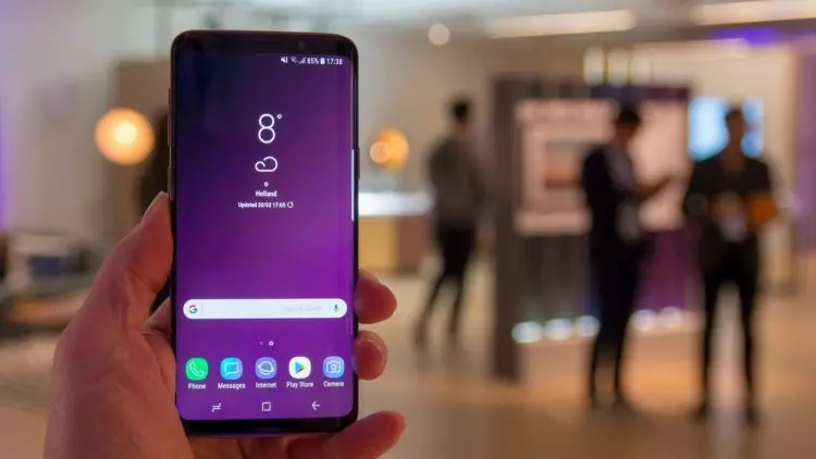 Giám đốc điều hành Samsung Intigues of Galaxy S10 Câu chuyện 6985_2