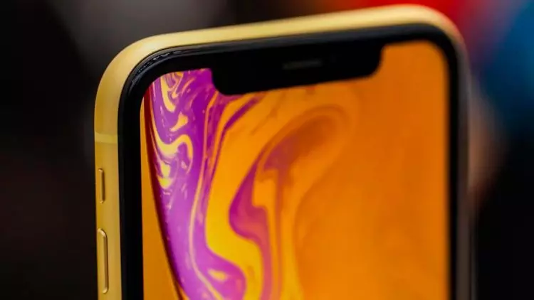 iPhone XR හෝ Onplus 6: මිලදී ගත යුත්තේ කුමක්ද? 7049_1