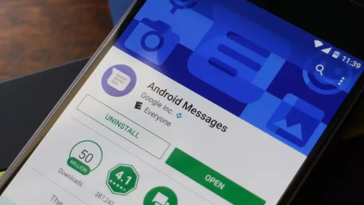 Google-ren Android aplikazio ezagun batek gai iluna lortu zuen 7287_1