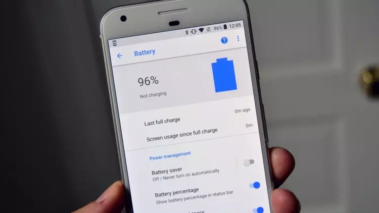 Google knows about the problem of Pixel XL and promises to fix the broken fast charging 7333_1