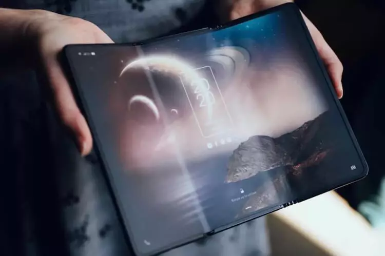 Samsung Folding Tablet getur fengið út minna en eitt ár seinna