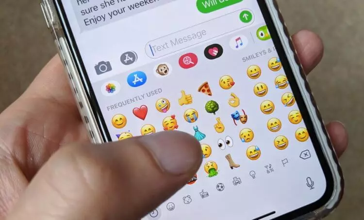 Hvernig á að gera emoticons á Android eins og iPhone