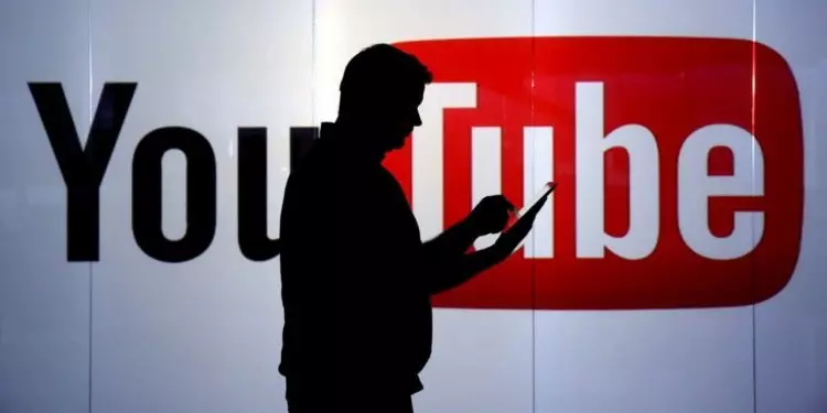 Google sahte haberlerle mücadele eder ve YouTube'u haber platformuna dönüştürür 7746_1