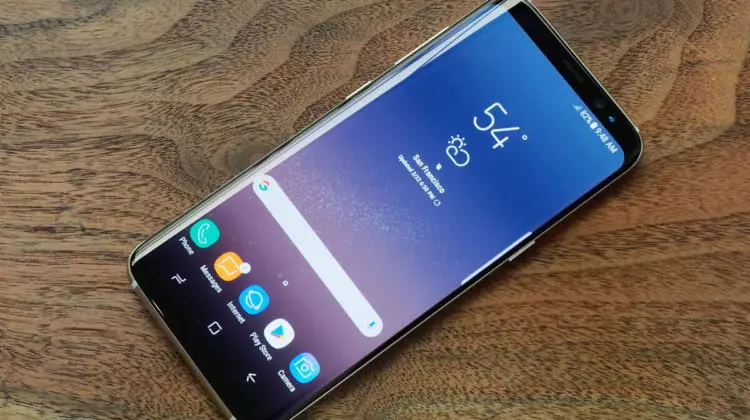 27 ہزار روبل کے لئے اصل سیمسنگ کہکشاں S8 + خریدنے کے لئے کس طرح 7778_1