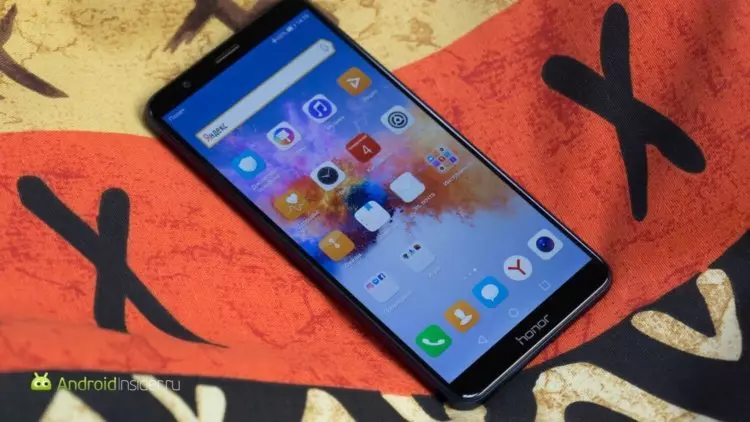 Huawei je predstavil svoj prvi pametni telefon z 8 GB RAM-a 7903_1