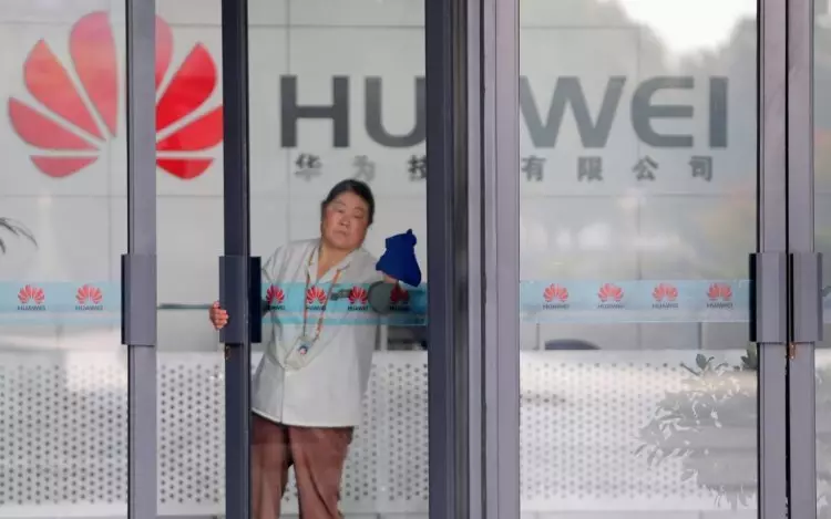 Amerika irateganya kuva Huawei smartphones nta Android 7981_1