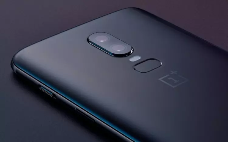 I-OnePlus ichaze ukuthi kungani ingahlomisi i-OnePlus 6 Charging engenantambo 8064_1