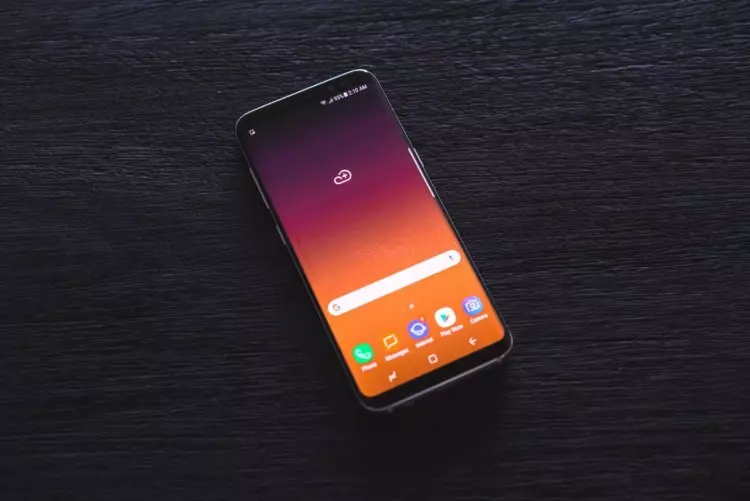 Оригинален Samsung Galaxy S8 + за 23.990 рубли. Очекувања? Не, реалност! 8145_1