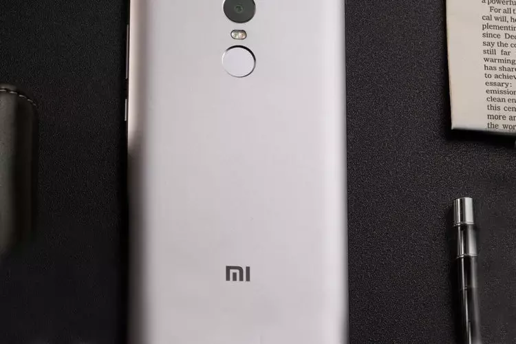 Funksjoner av modeller av forskjellige linjer Xiaomi 8314_1