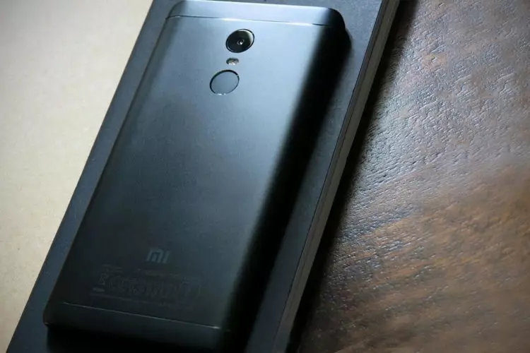 Funksjoner av modeller av forskjellige linjer Xiaomi 8314_3