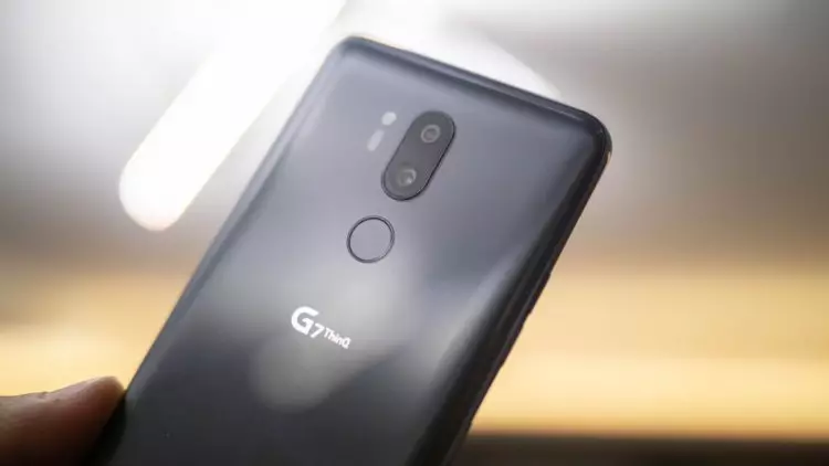 Vad är LG G7 underlägsen galaxen S9? 8341_1