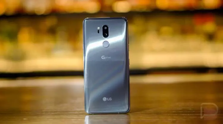 LG G7 thinq: Um par de proteção principal 8351_2