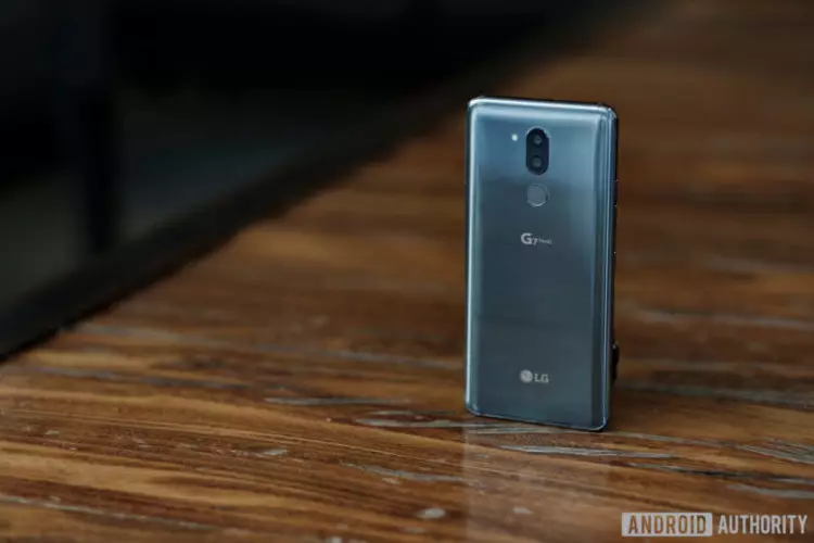 LG G7 thinq: Um par de proteção principal 8351_5