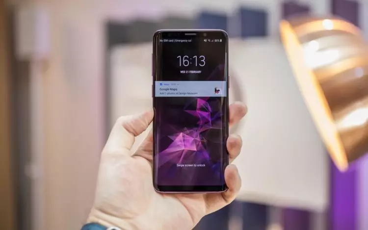 Galaxy S8 ou Galaxy S9: Quais serão os consumidores? 8396_1