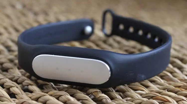 I-Xiaomami mi band.