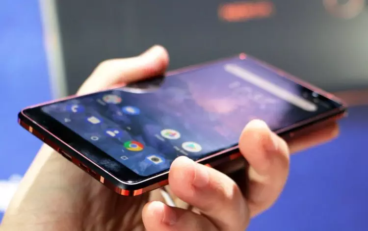 Julkaistu Nokia 9: n yksityiskohtaiset ominaisuudet 8548_1