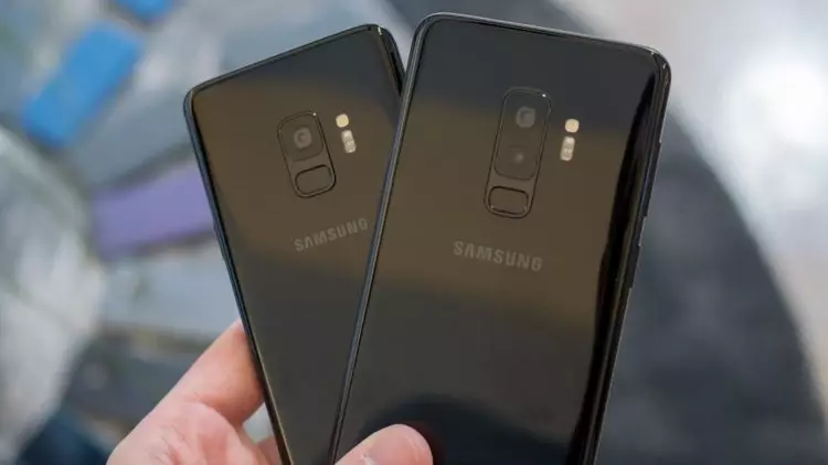 Galaxy S9 + katika uzalishaji ni ghali zaidi kuliko Kumbuka 8, lakini bei ya bei nafuu X 8600_1