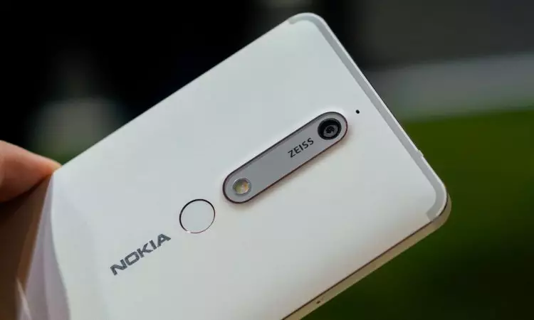 Offiziell Verkaf vun Nokia 6.1 an Nokia 7 Plus Start a Russland 8670_2