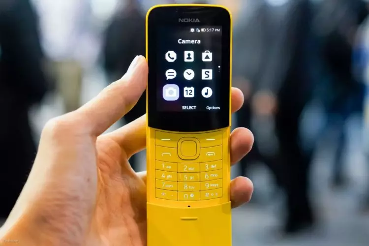 Nokia 8110 pantas mendapatkan perhatian Anda 8719_2