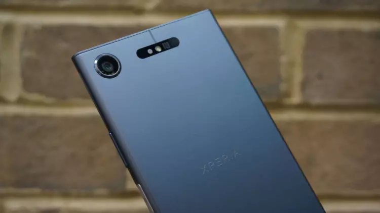 Sony mengumumkan pembaruan desain smartphone 8812_1