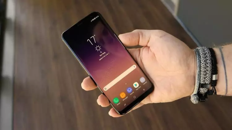 Brugeren testede Galaxy S9 og fortalte alt om ham, som han lærte 8823_1