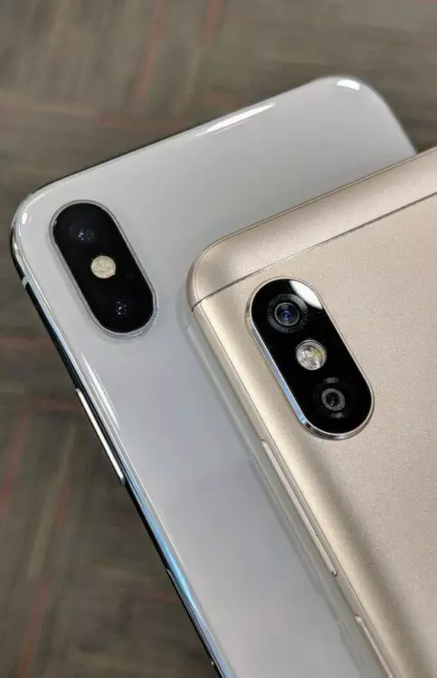 Xiaomi Redmi Note 5 dan 5 PRO: Ciri-ciri rasmi, Membuat, Foto 