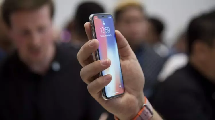 Ինչպես փոխանցել iPhone X ժեստերը Android- ում 8932_1