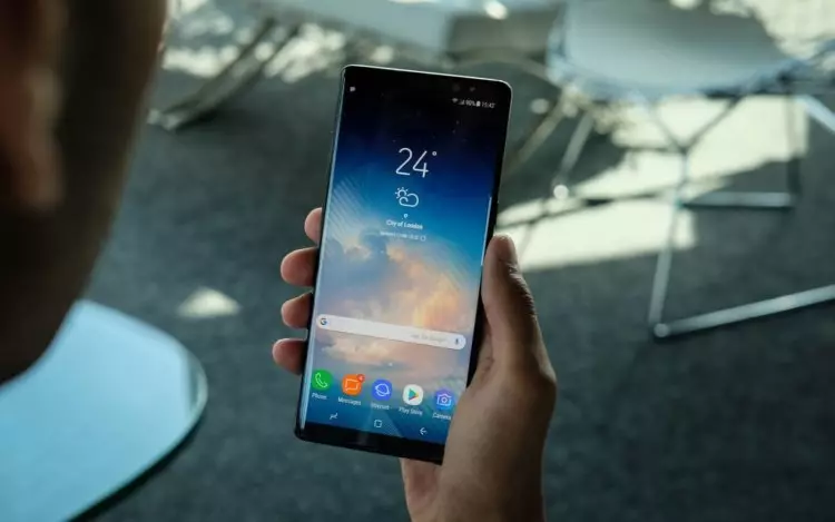 Samsung tha se si të zgjerojë autonominë Galaxy Note 8 9026_1