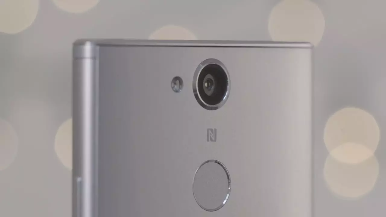 Sony has published a video about the main advantages of new XPERIA 9129_2