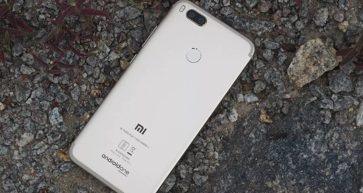 การขายปีใหม่เกียร์: Xiaomi Mi A1, OnePlus 5t และไม่เพียง 9210_5