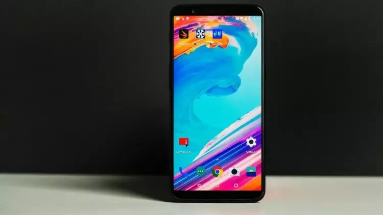 OnePlus 5t باشقا iPhone x ئۆزىكىگە ئېرىشىدۇ 9232_1