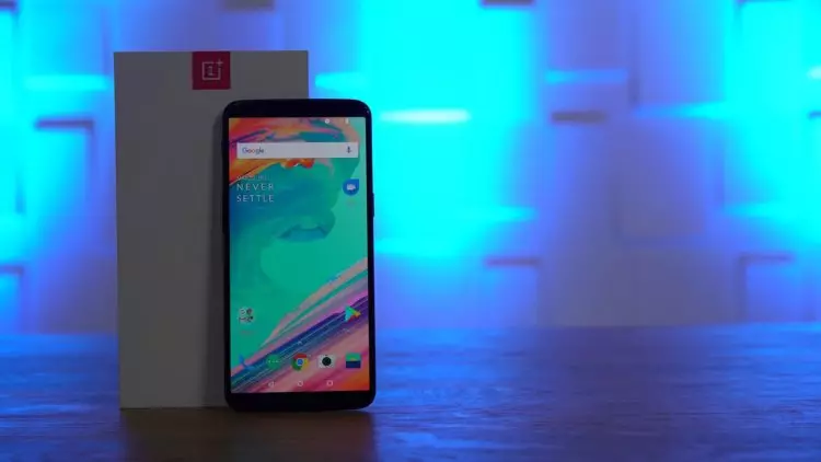 OnePlus ten a intención de converter o seu buque insignia na 