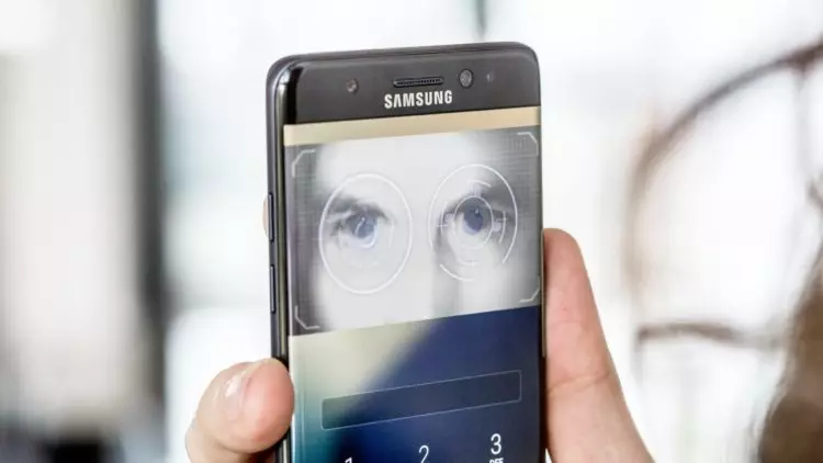 Rainbow Shell Scanner Galaxy S9 menarik dari Apple Face ID 9377_1