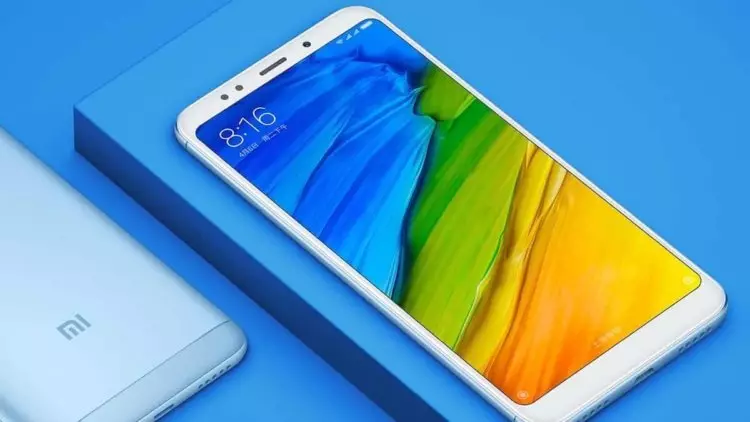 Xiaomi diropéa bagean anggaran sareng Redmi 5 sareng Redmi 5 tambah 9421_2