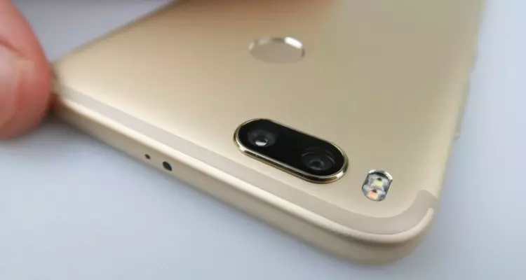 Xiaomi po përgatitet për lirimin e Android Oreo për MI A1 9463_1