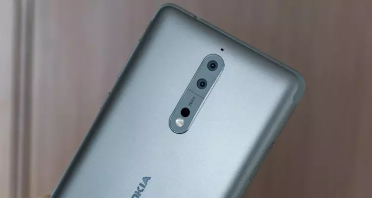 Nokia 8 begon te aktualisearjen nei Android Oreo 9466_1