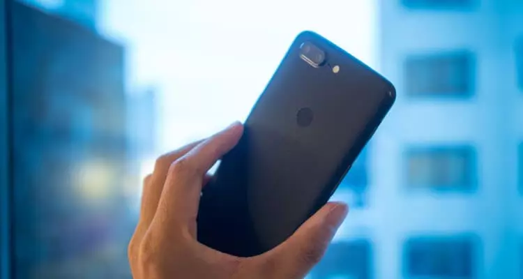 OnePlus 5t သည်စျေးကြီးလာသည် 9501_1