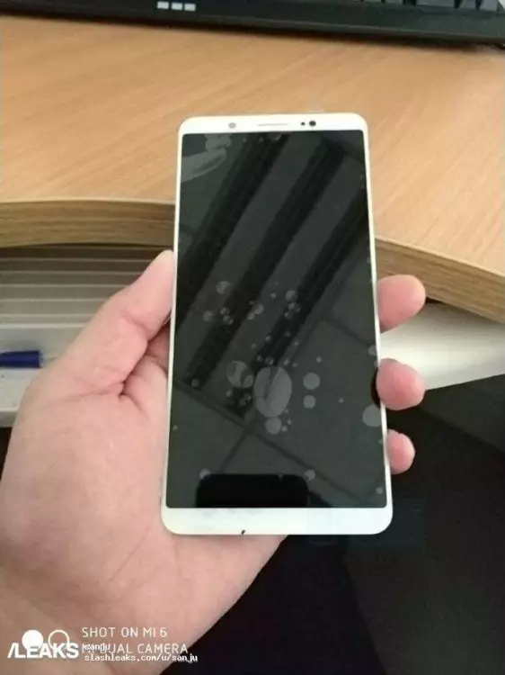 Budget Xiaomi Redmi Note 5 surprend l'apparence 9544_2