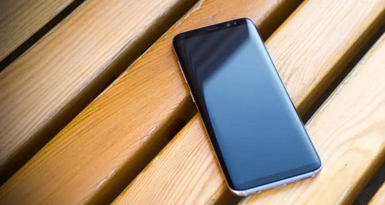 Render suposadament Samsung Galaxy S9 va aparèixer en línia 9612_1